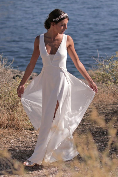Our wedding dresses for the town hall: short dresses or jumpsuits ...